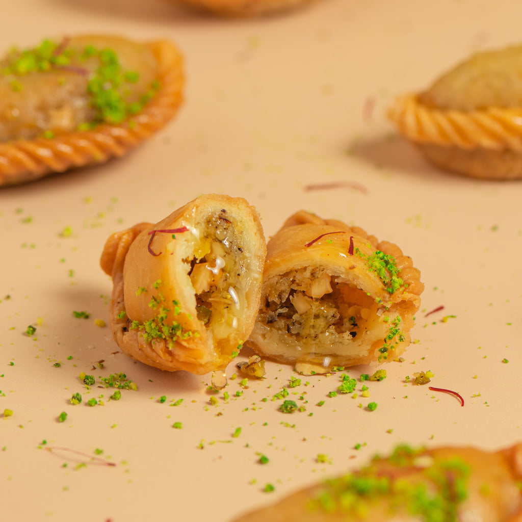 Kesar Dry Fruit Gujiya 300gms – THE BAKLAVA BOX