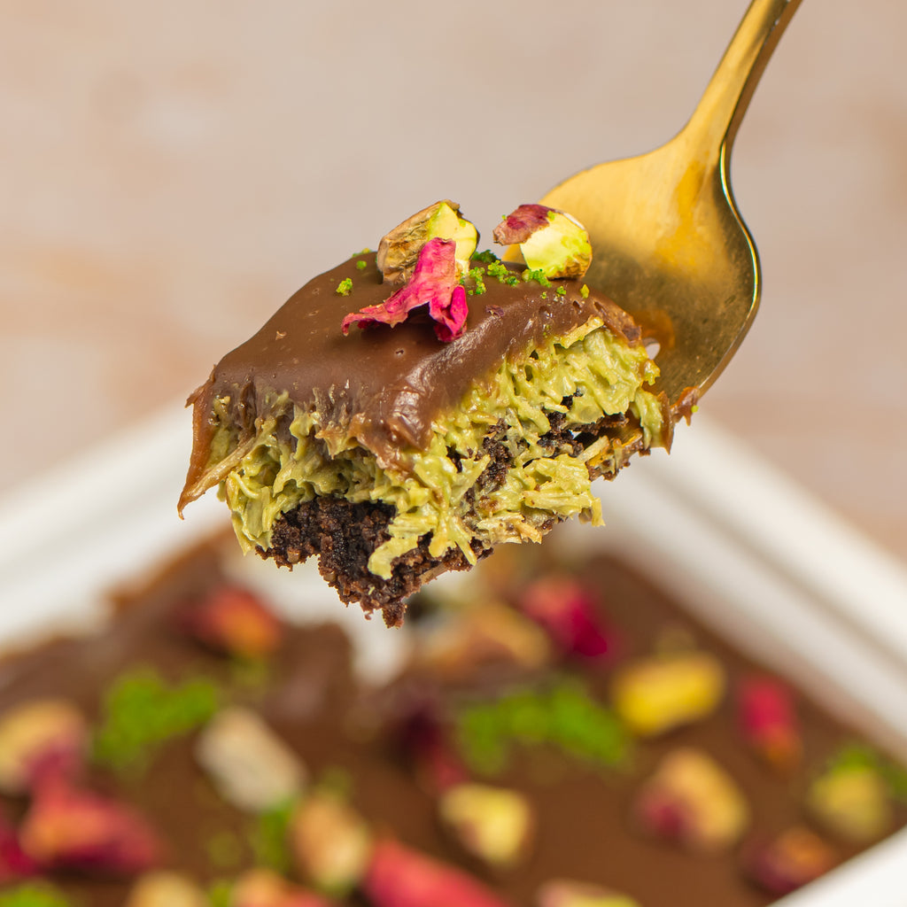 Pista Chocolate Kunafa Fudge – THE BAKLAVA BOX